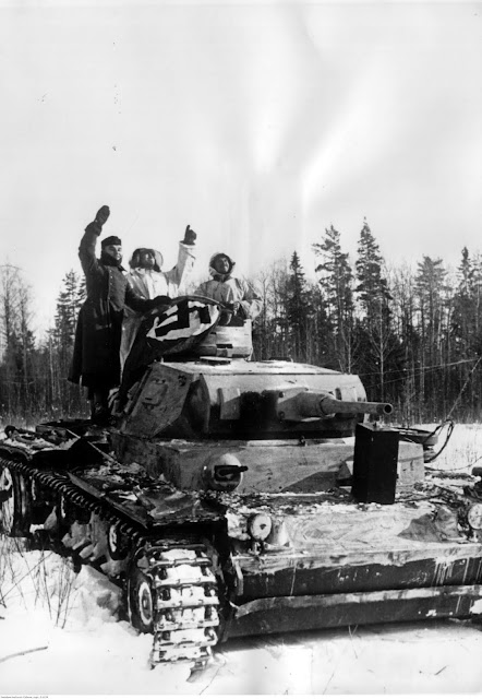 Panzermänner: Panzer Crew Waves Aerial Recognition Flag