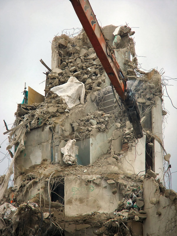 Photographs Of Newcastle: Derwent Tower (Dunston Rocket) Demolition Photos