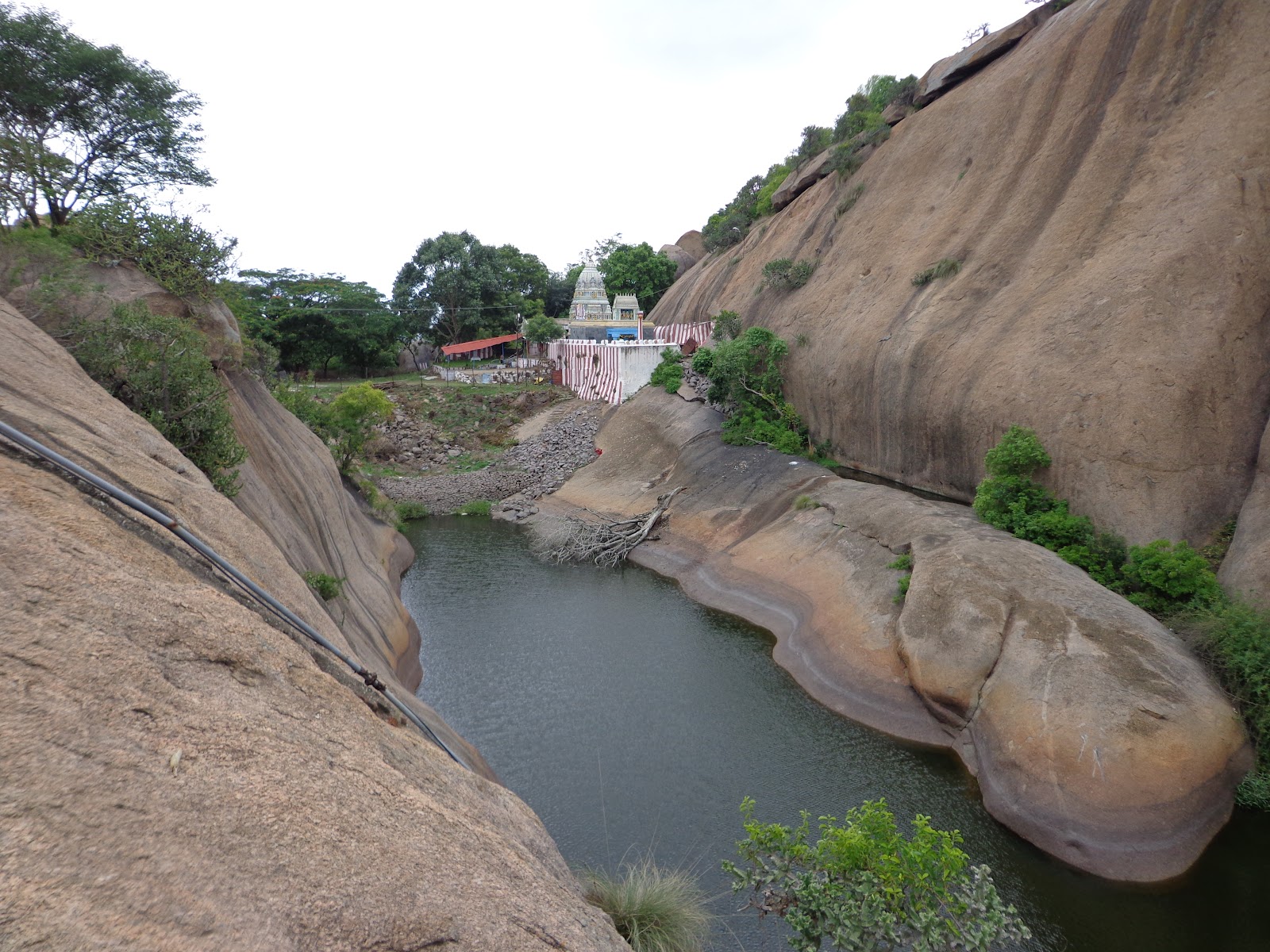 Road Bloke: Ramadevara Betta, Ramnagara