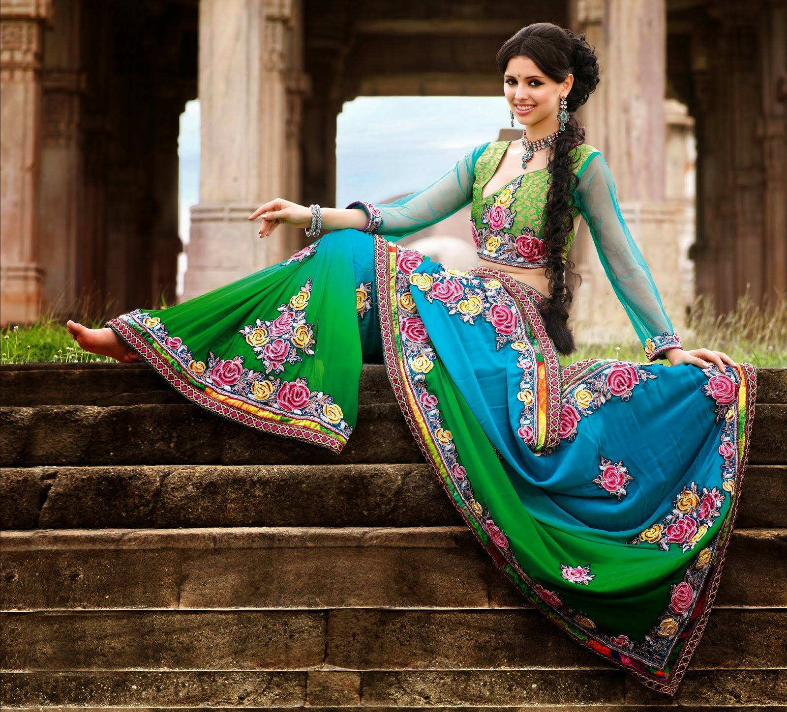 Shama Boutique Indian Clothes: Bright hues...lovely embroidery!