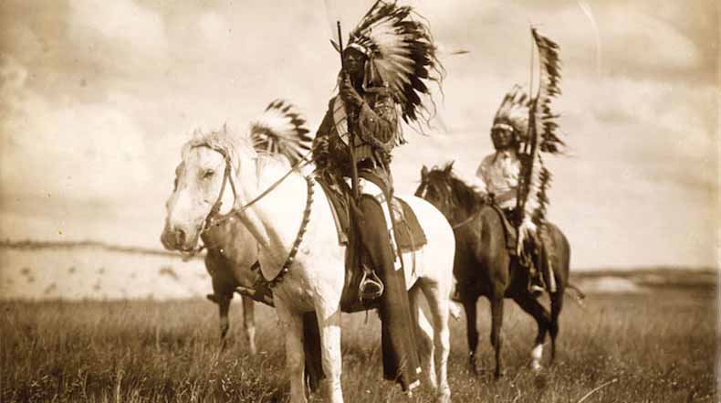 Fascinante registro pictórico de las tribus indias de América del Norte ...