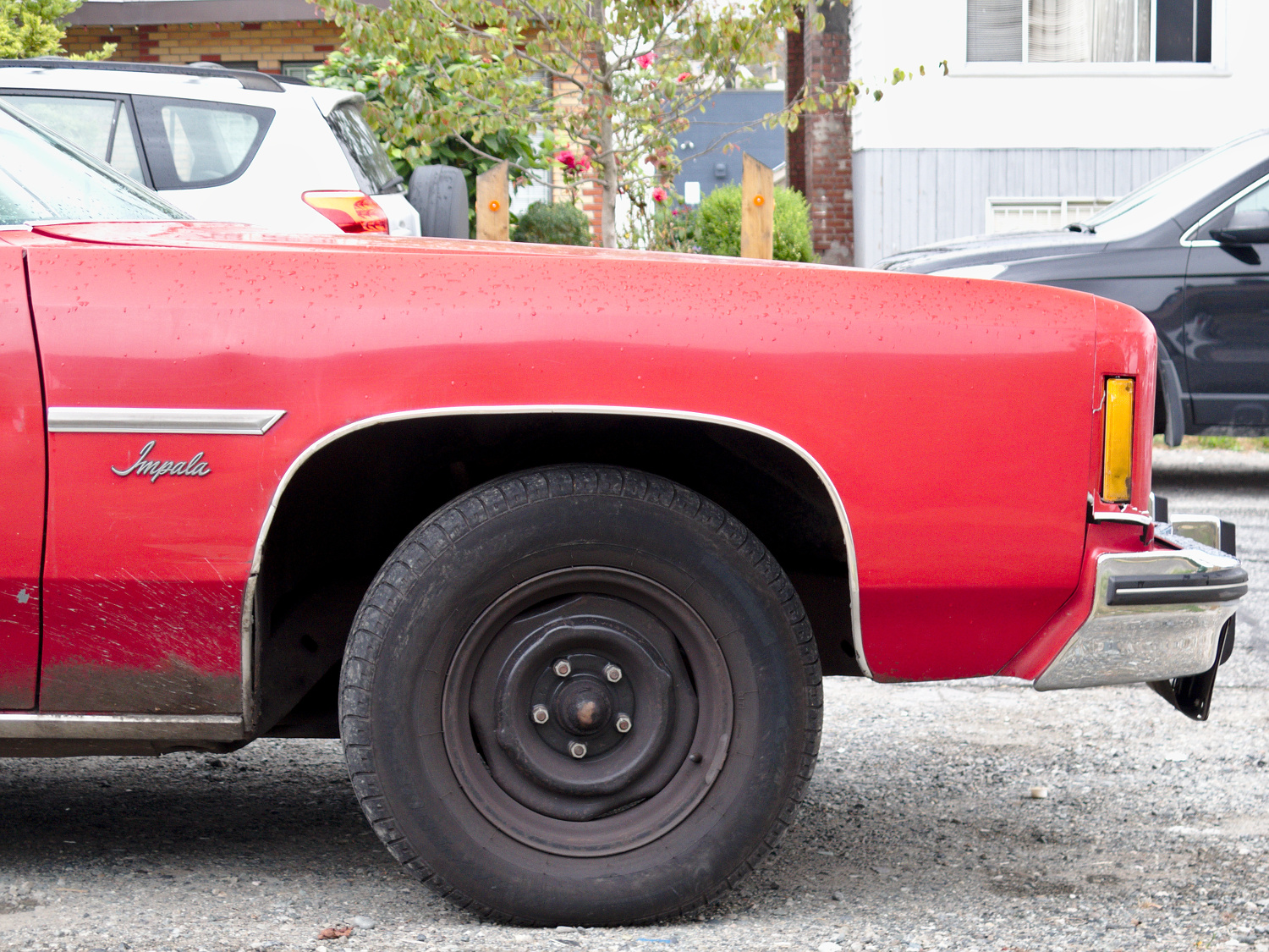 Old Parked Cars Vancouver: 1975 Chevrolet Impala Custom