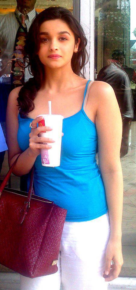 Alia Bhatt Figure | Hot Alia Bhatt