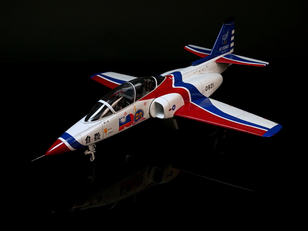 大光明株式會社: AKD's PMAK-48002 AT-3建國百年紀念塗裝作例