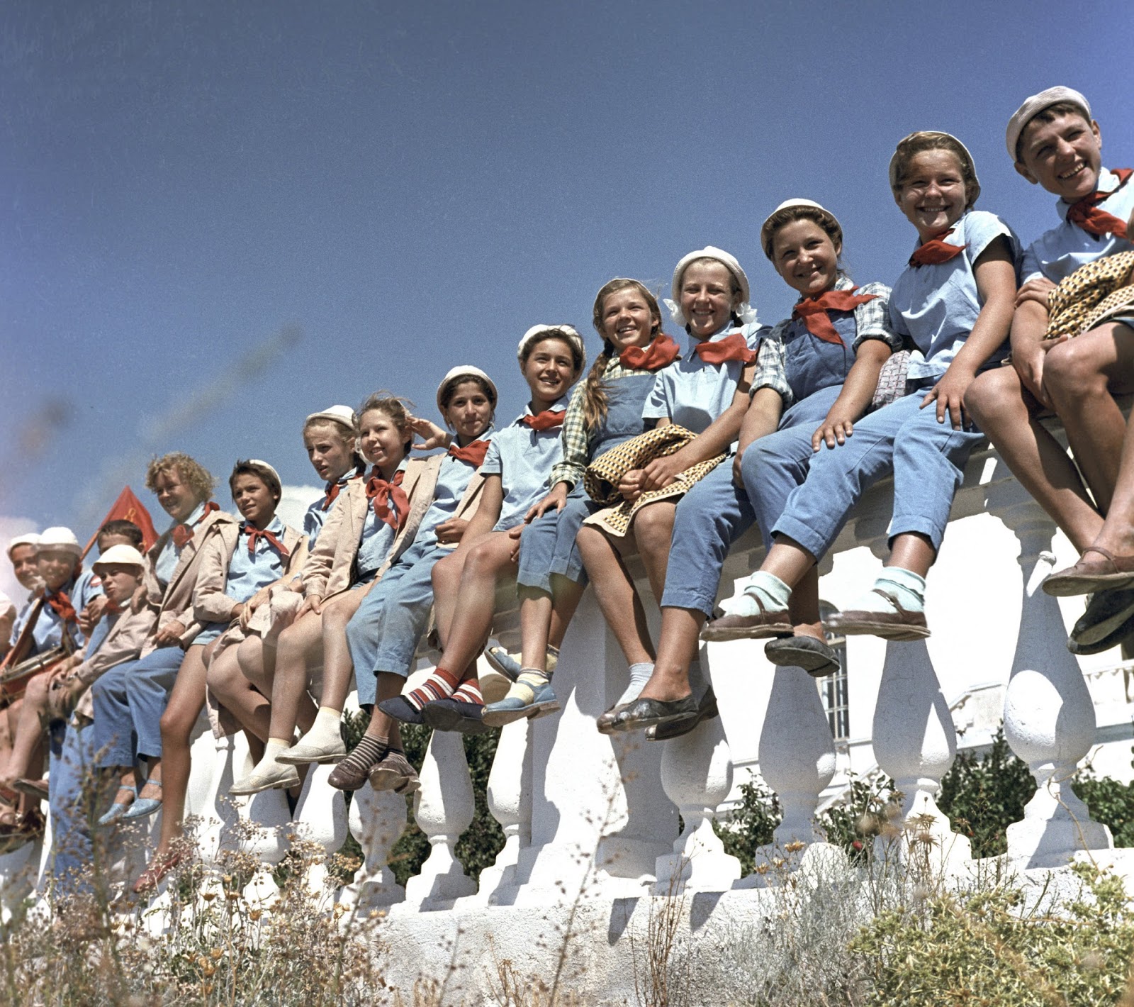 Artek Summer Camp in the 1980s: Wonderful Pictures of the Place Where ...