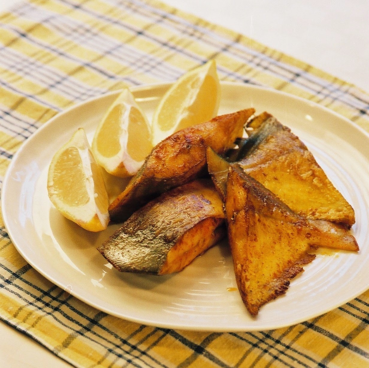 Niloufer's Kitchen: Fried Fish Silver Pomfret/Paplayt