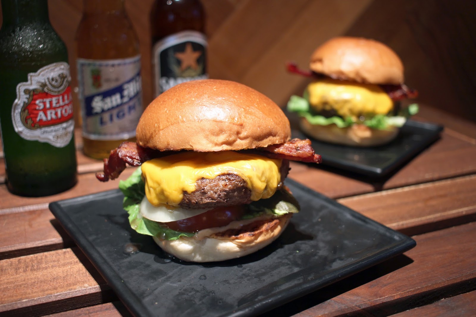 MEDZS Signature Burger & Monday Burger Night - Clifford Centre ...