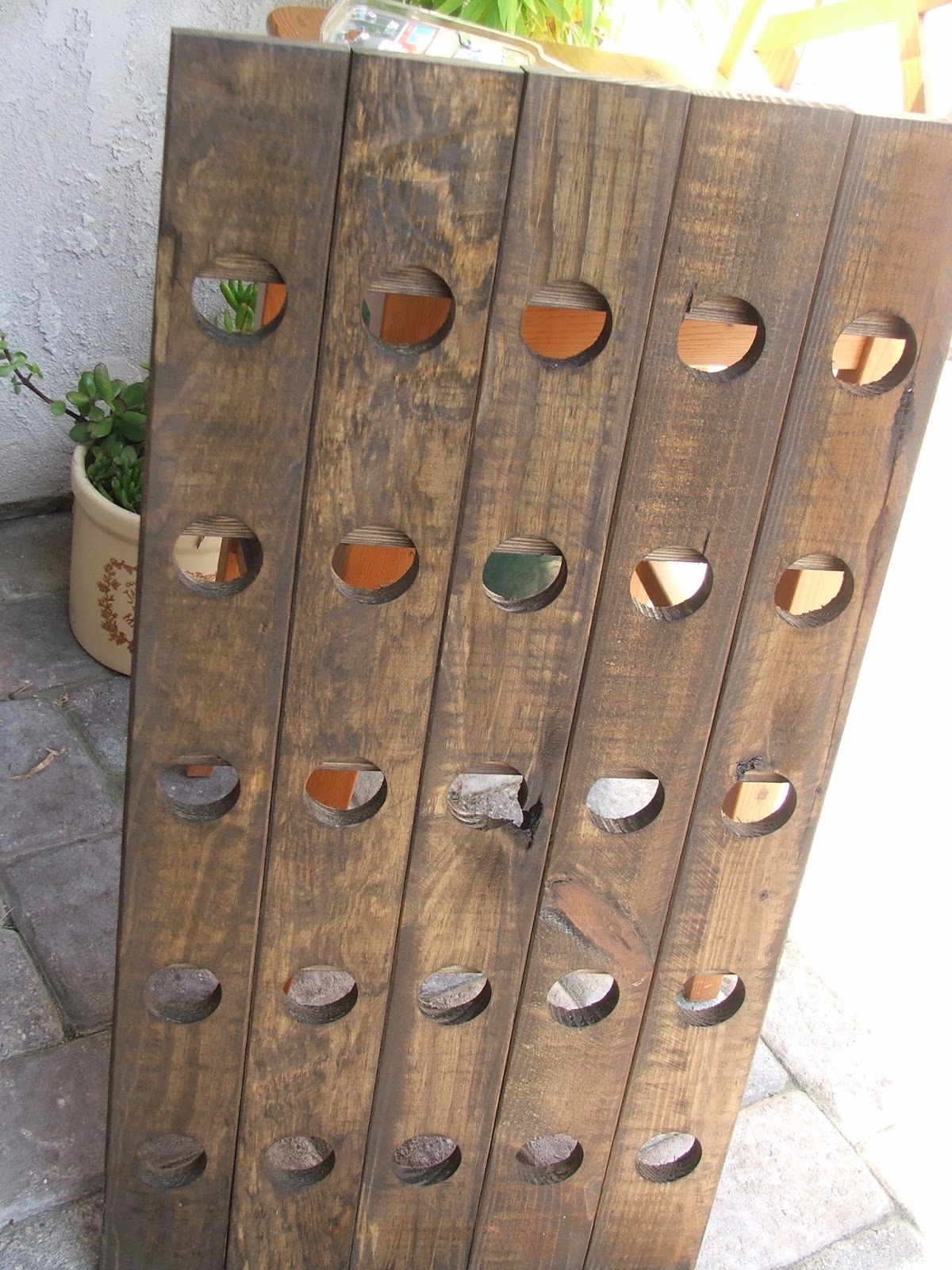 Garden and Bliss: DIY Succulent Vertical Garden