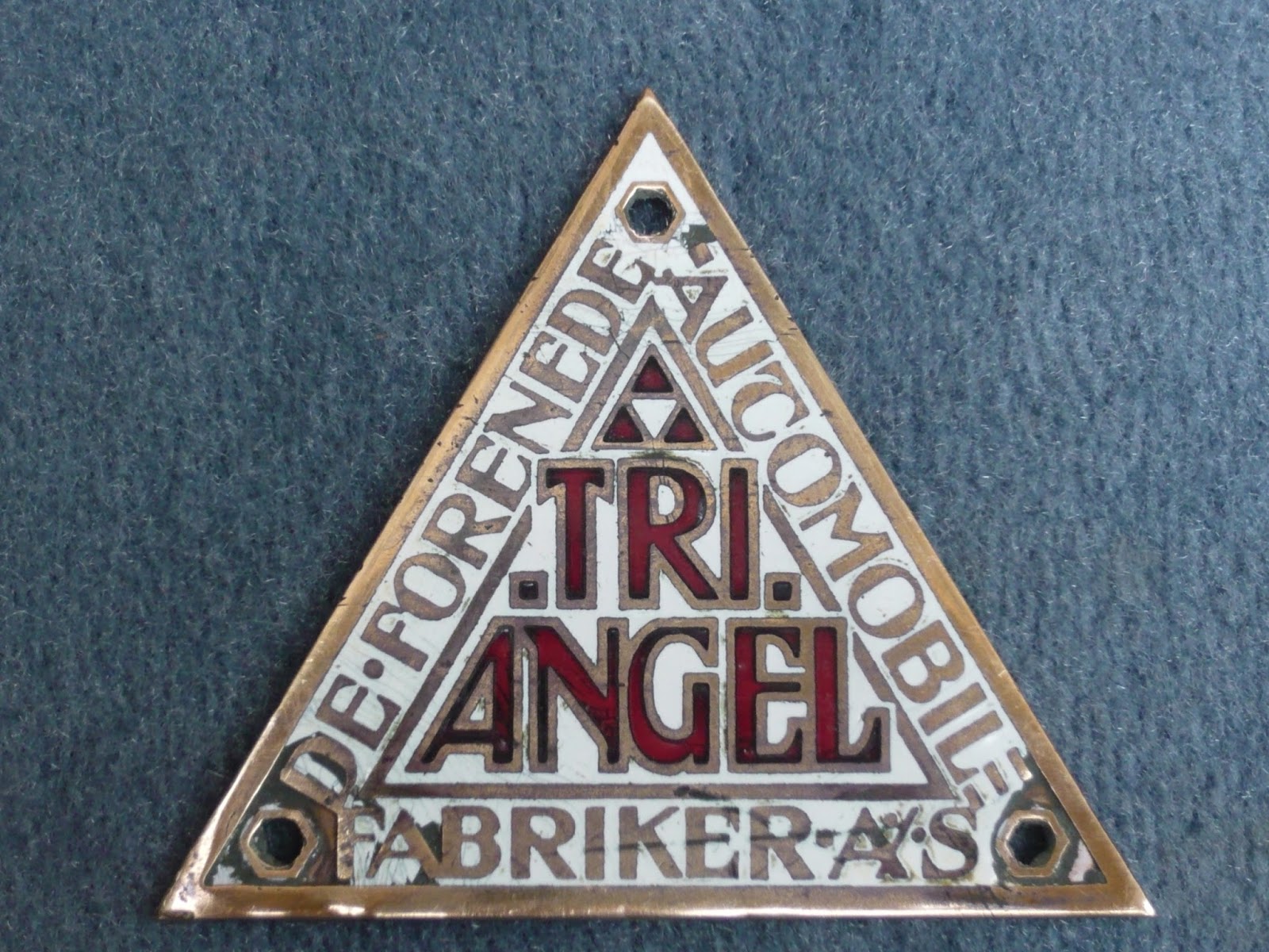 RadiatorEmblems: TRIANGLE / Danmark