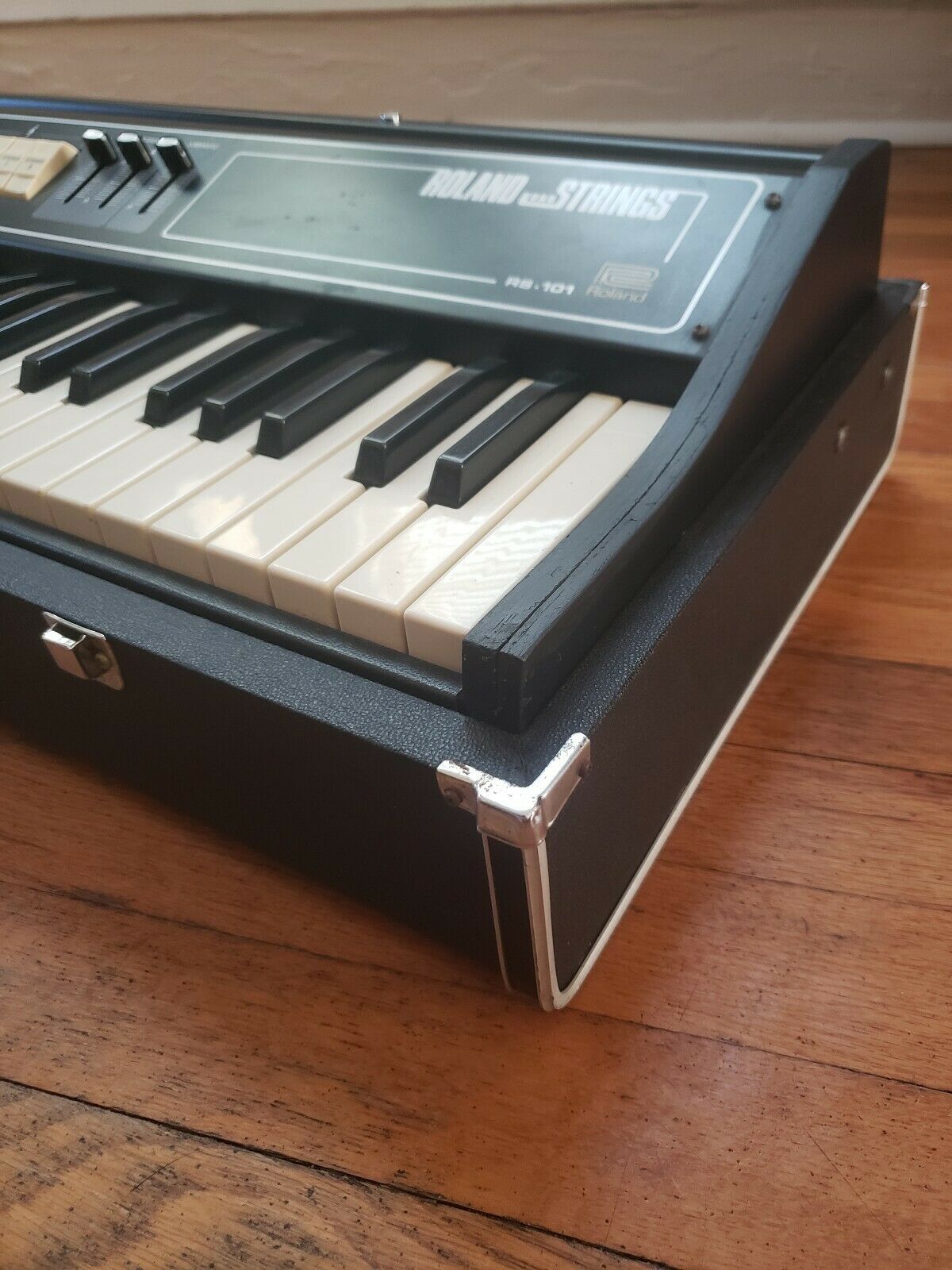 MATRIXSYNTH: Vintage Roland RS-101 1970s Analog String Synthesizer ...