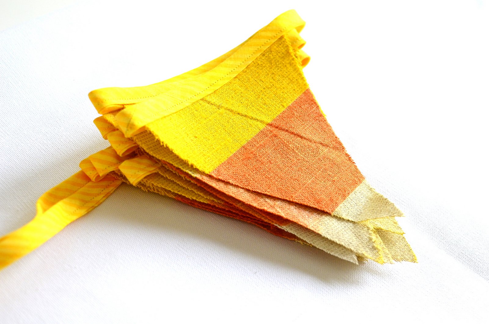 Jane of all Trades: Candy Corn Bunting tutorial
