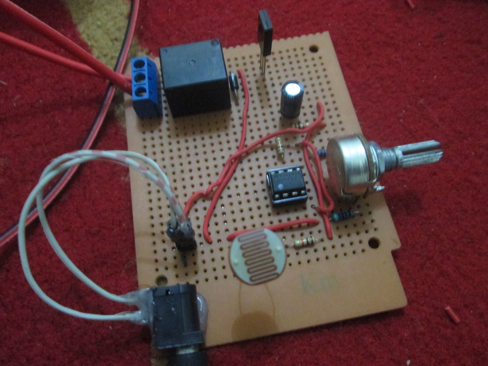 .: Membuat Alat Saklar Otomatis Gelap - Terang Menggunakan Relay dan LDR