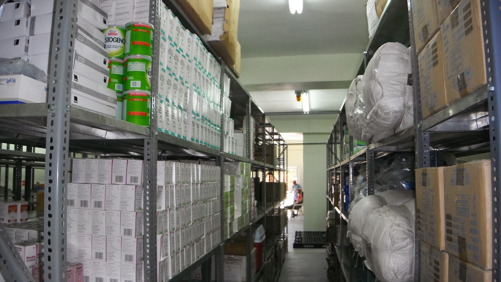 .: ESTA COMO NUEVO! Ministerio de Salud Pública remoza el almacén ...