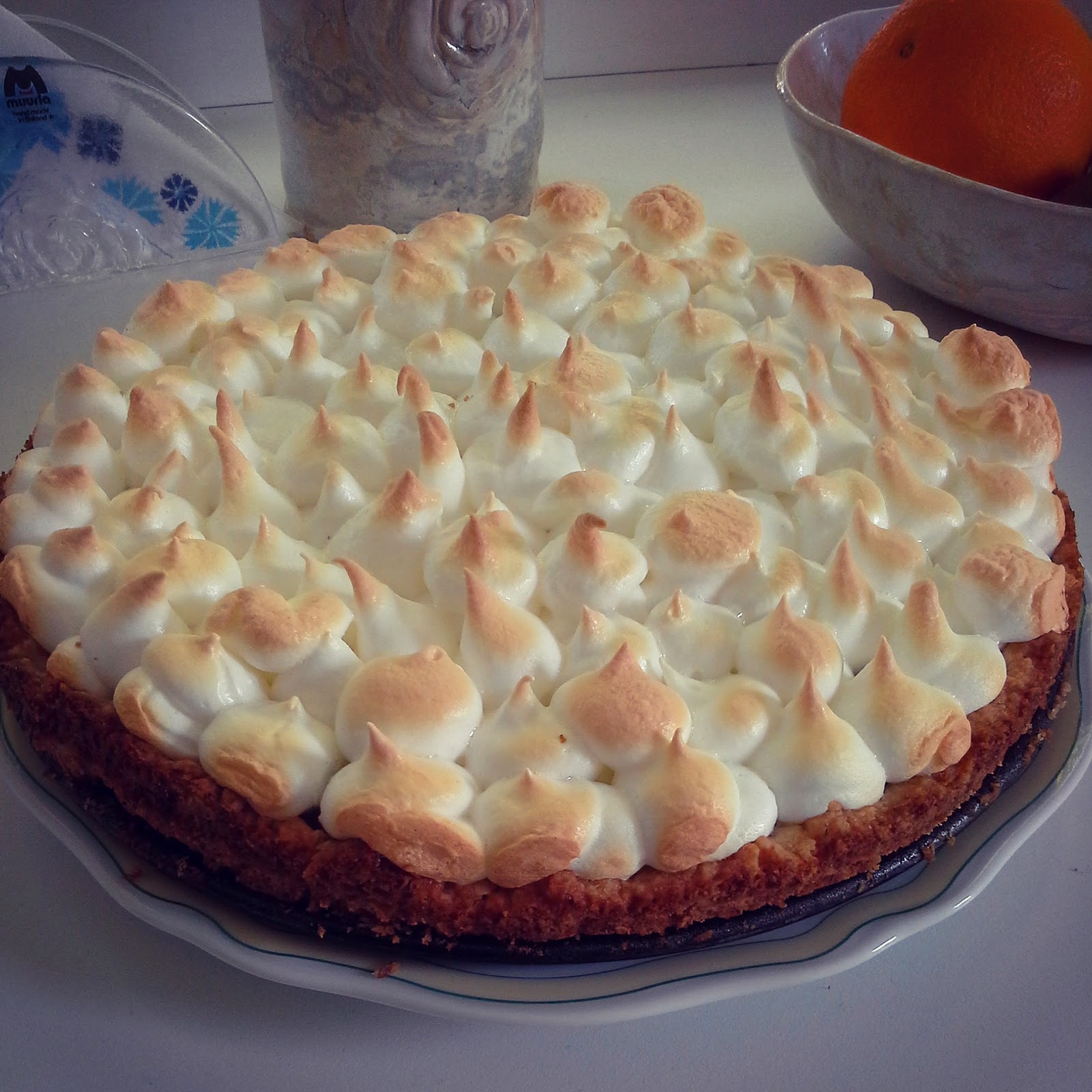 Kass, kes küpsetab omapäi: Rabarberi-beseekook muretaignal