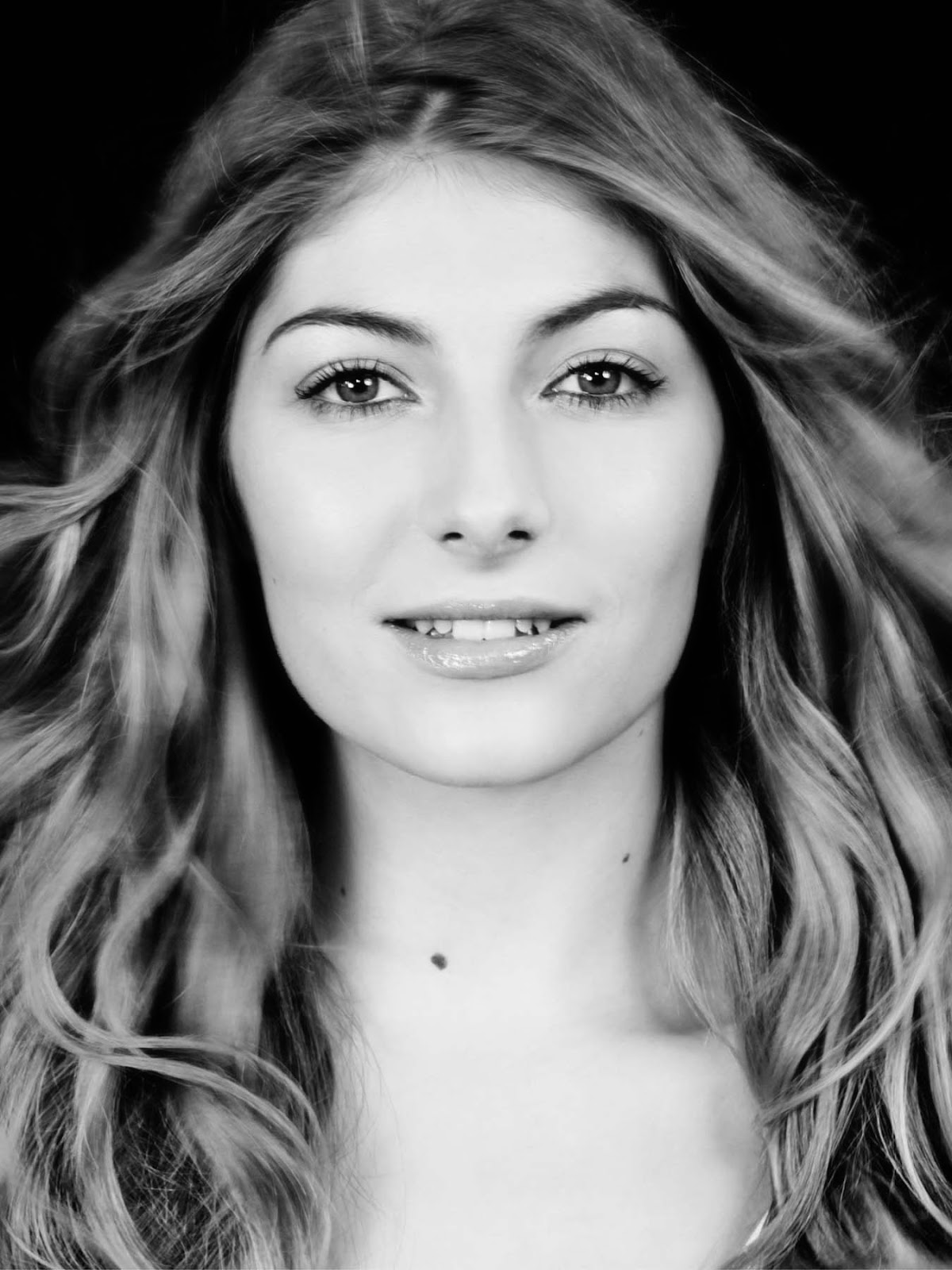 GNTM Cycle 10 4th Episode : Sedcard Photo Shoot - MforModels