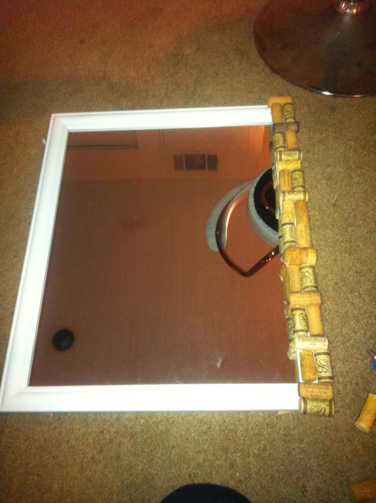 Creative Daydreamin: Wine Cork Mirror