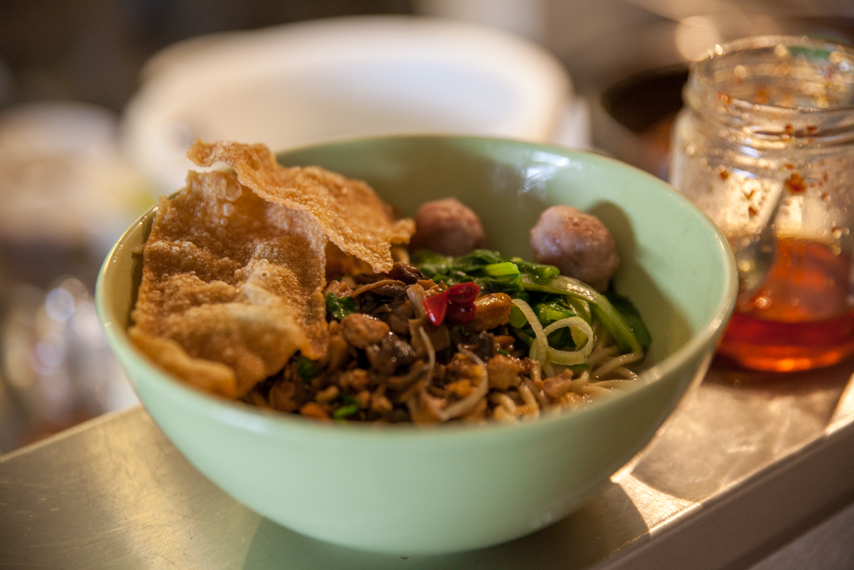 Mie Ayam Komplit na Mouraria e a comida de rua