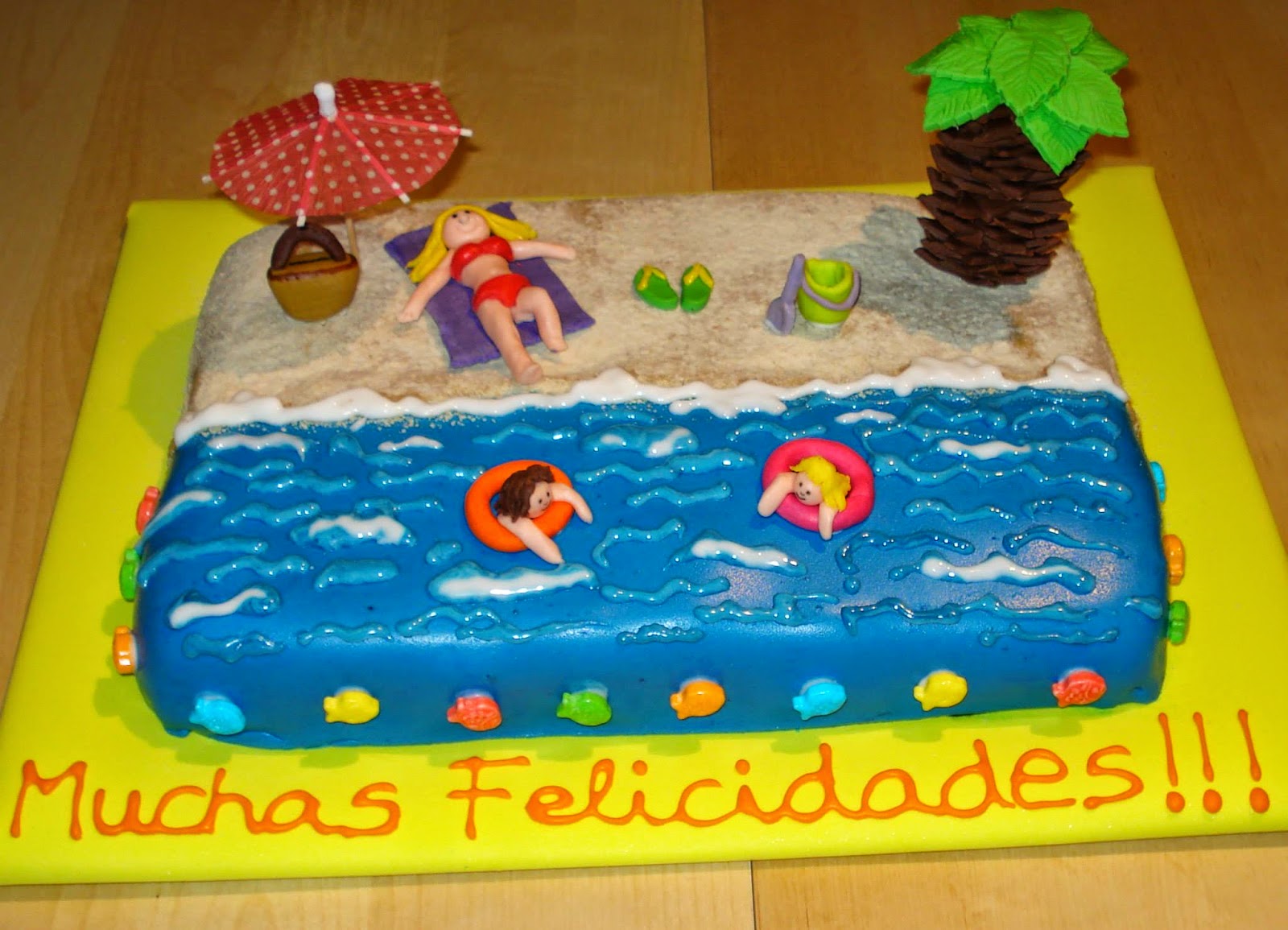 Galletas y Dulces KeKise: Pastel con forma de playa
