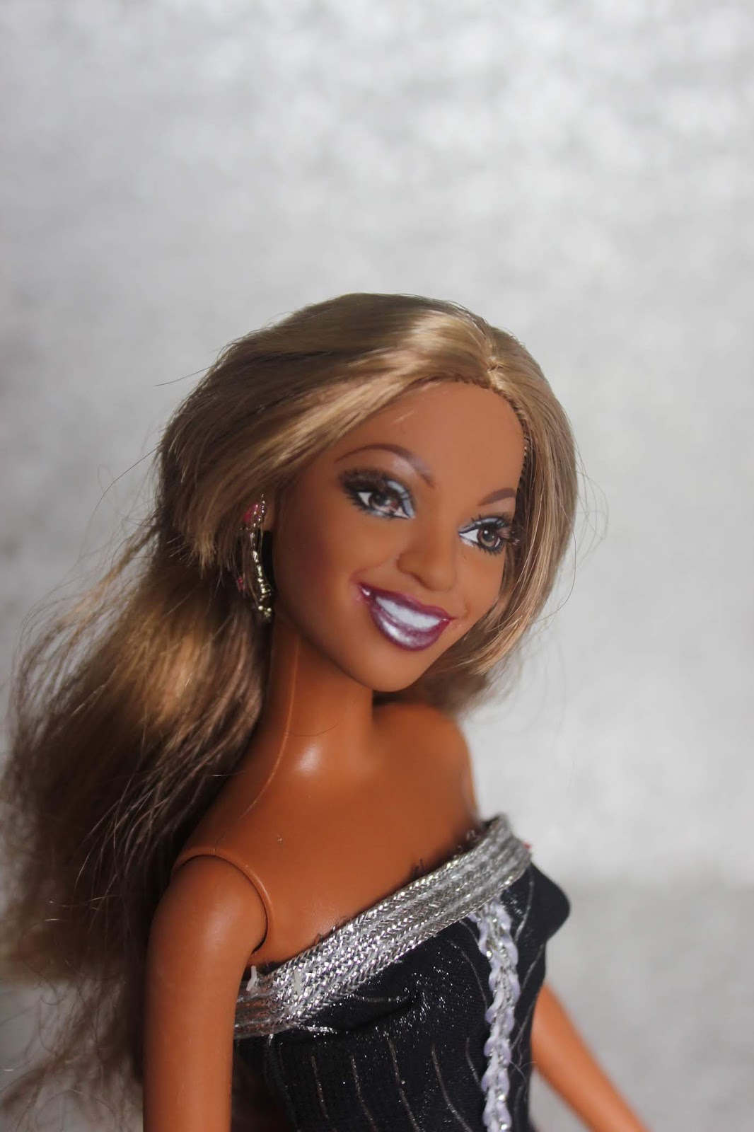 PLANET OF THE DOLLS: Doll-A-Day 2019 #127: Beyonce'