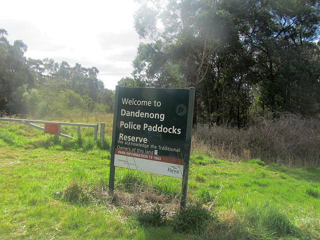 TRACKS, TRAILS AND COASTS NEAR MELBOURNE : Dandenong Police Paddocks ...