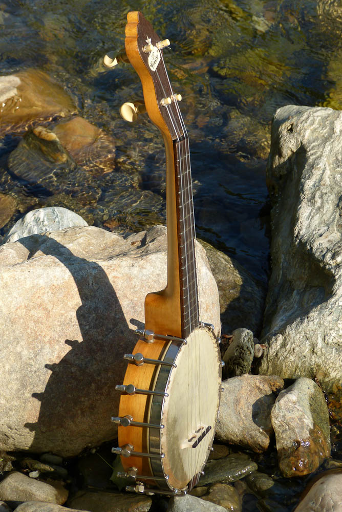 c.1915 The Vernon Banjo Ukulele