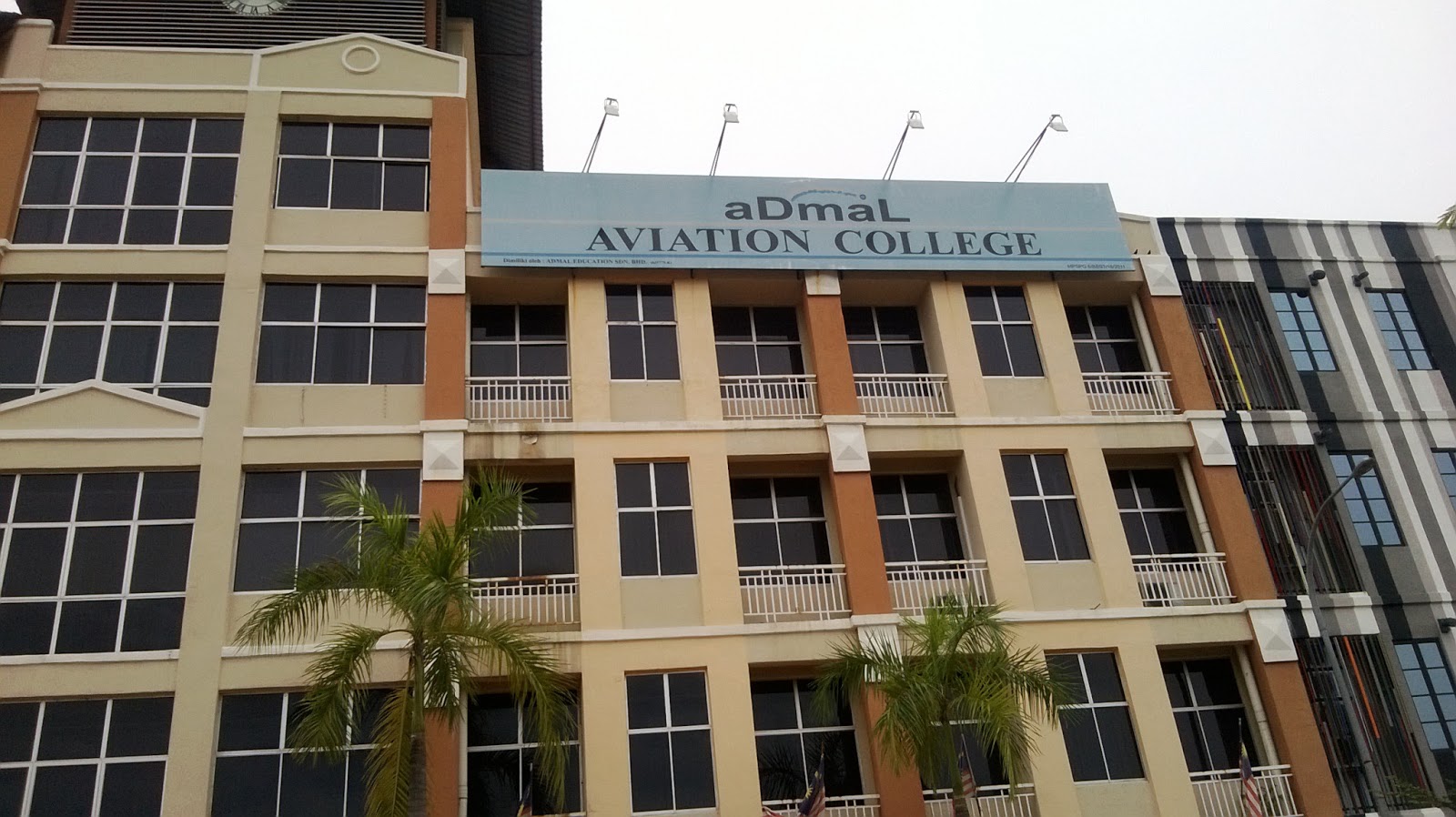 Collage And University In Malaysia: aDmaL AVIATION COLLEGE Sepang