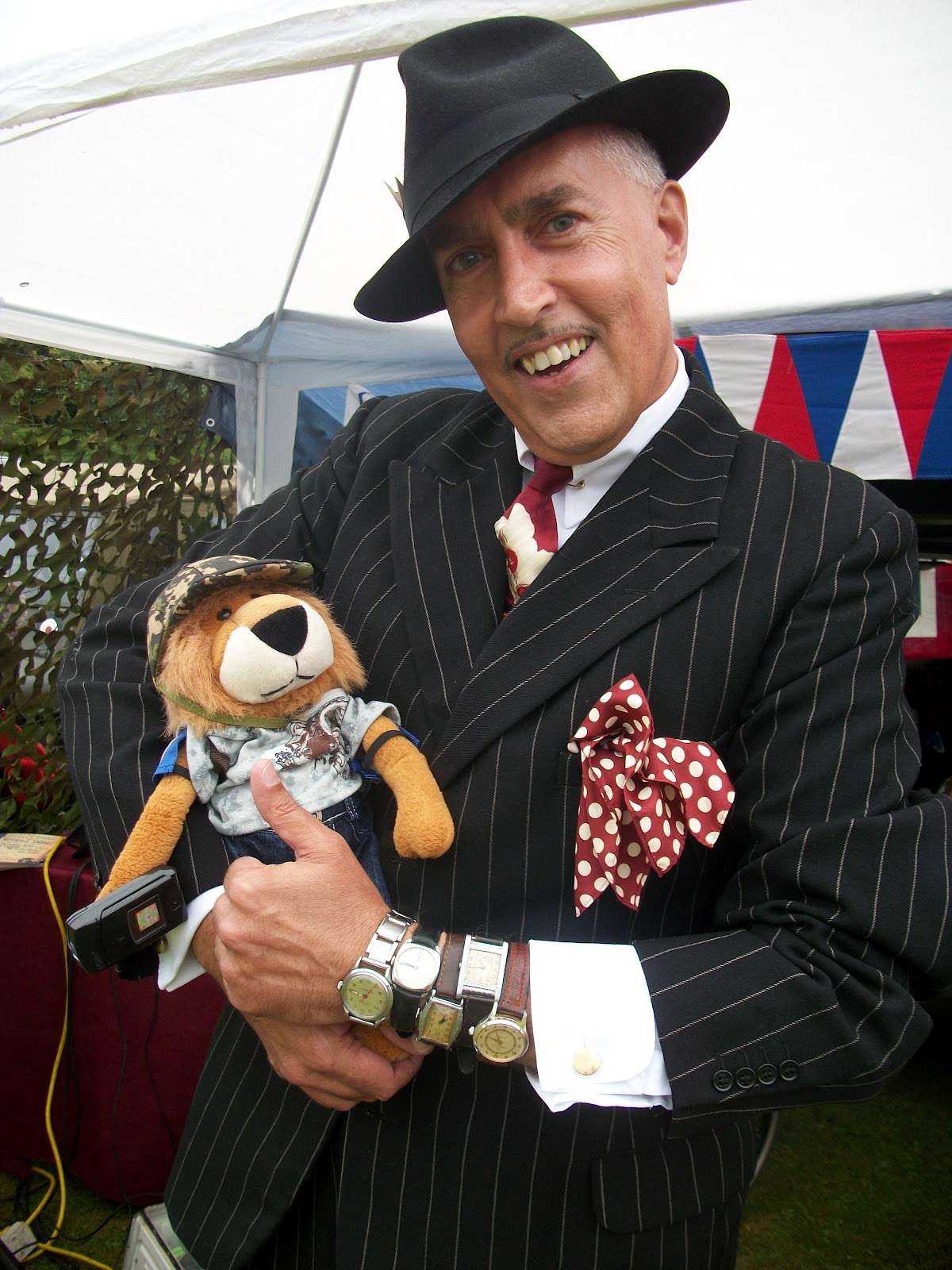 What's Lenny Up To Now?!: LENNY MEETS UP WITH VIV THE SPIV