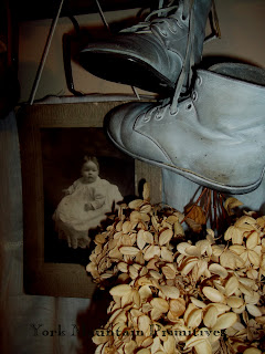 York Mountain Primitives: Olde Prim Bedroom Vignette - Creamy Whites