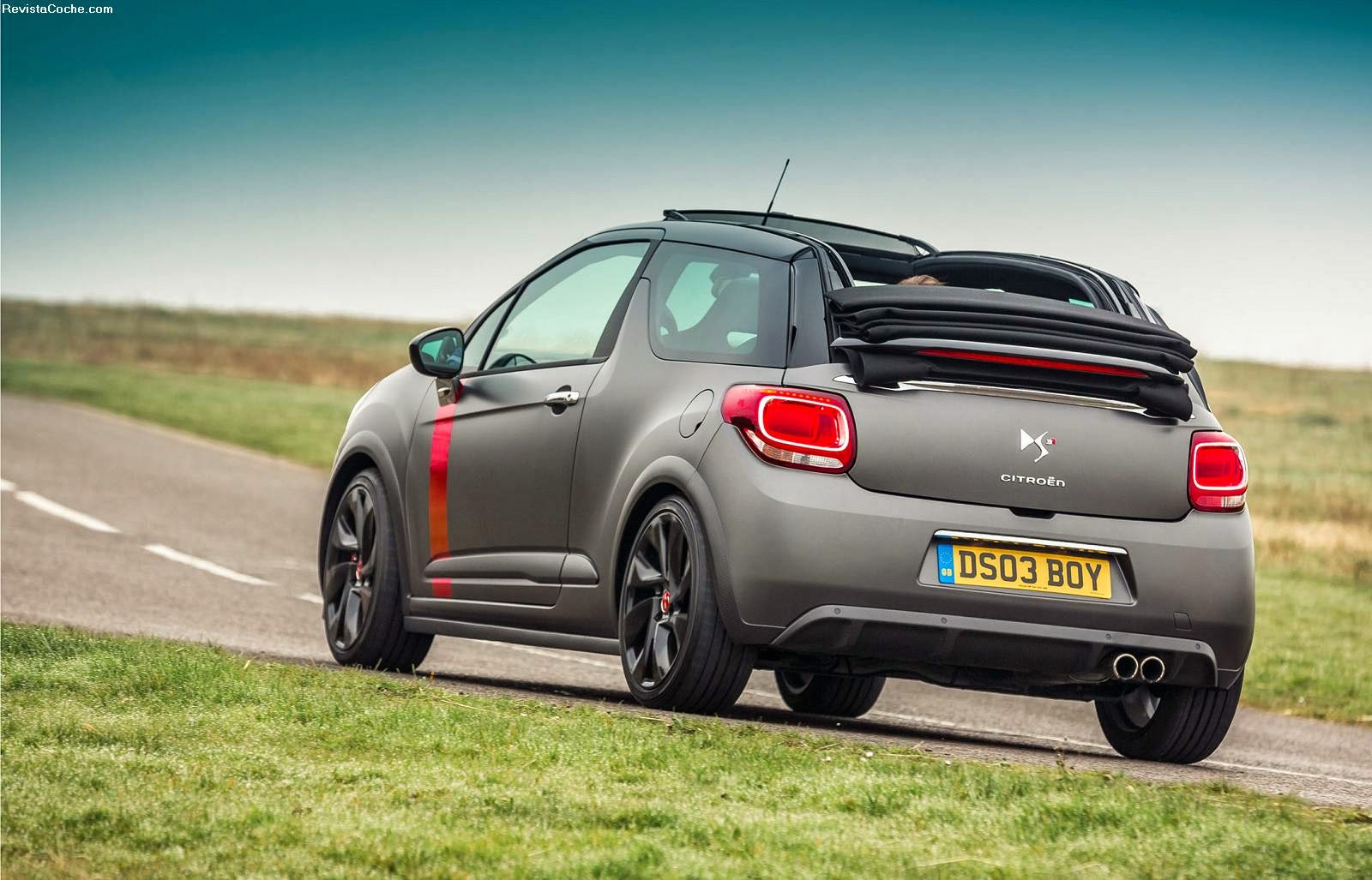 Revista Coche: Tuning a lo bestia: Citroen lanza el DS3 Cabrio Racing
