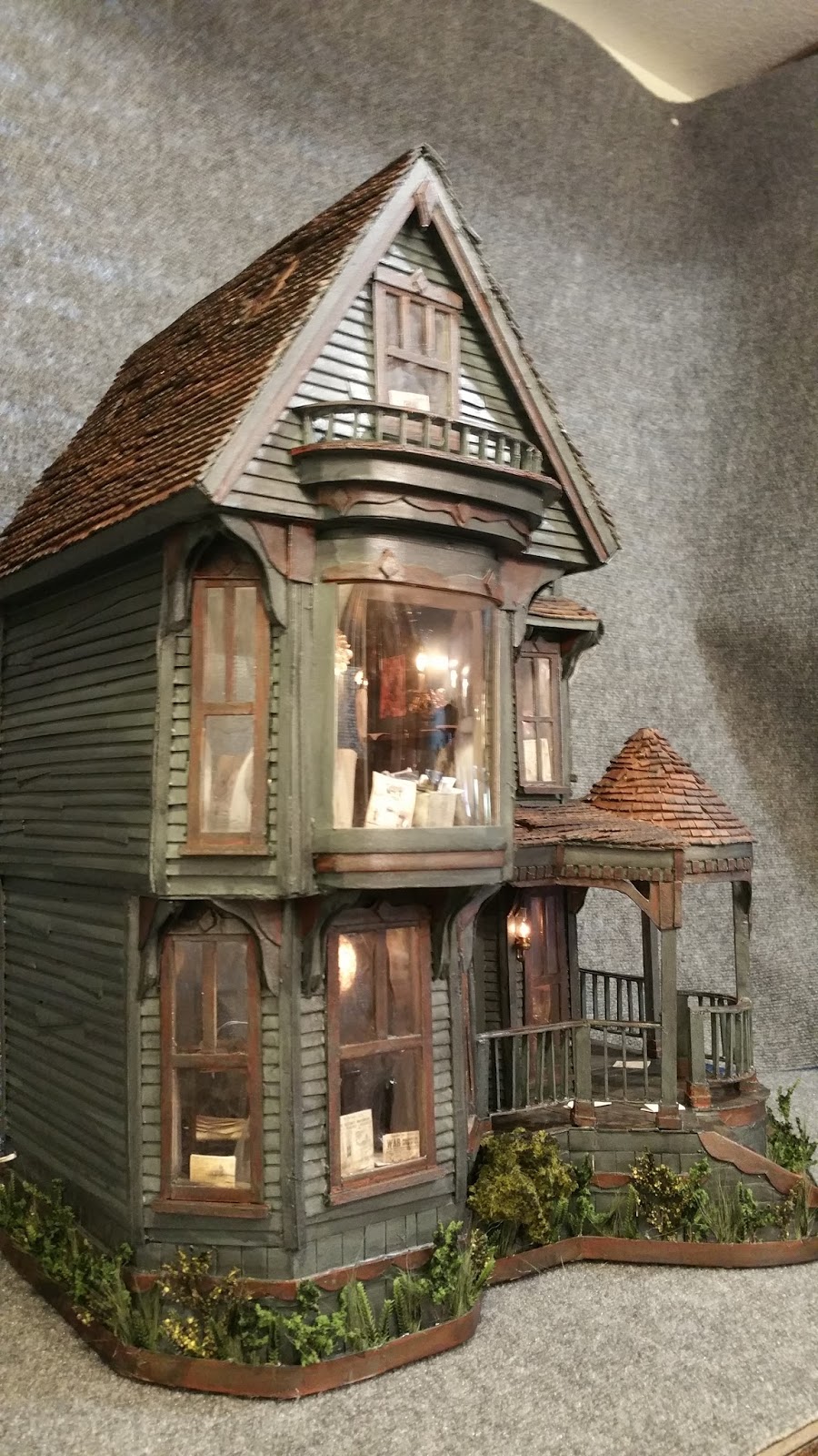 Greggs Miniature Imaginations Haunted Mansion Made Out Of Cardboard greggs-miniature-imaginations-haunted-mansion-made-out-of-cardboard