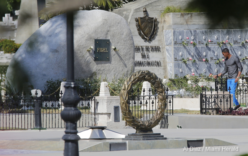 AL DIAZ PHOTO: Fidel Castro’s tomb, meant to resemble a kernel of corn ...