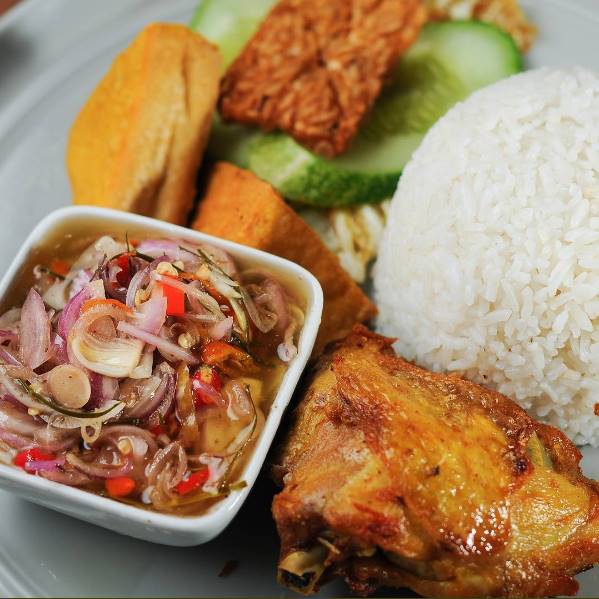 15 Makanan Khas Bandung Yang Bisa Kamu Pesan di GO-FOOD - The ...