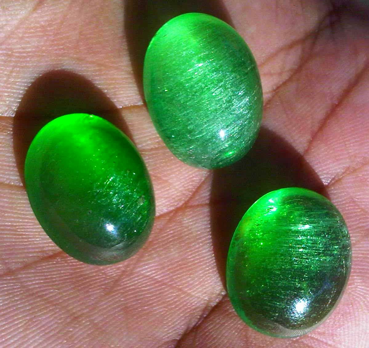 Harga Batu Akik Zamrud Hijau - SERBA BATU-BATUAN