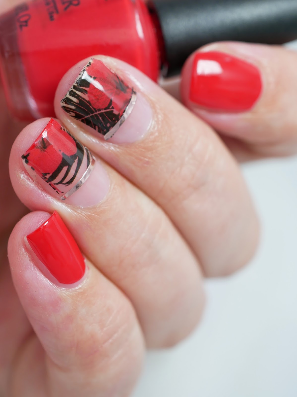 [frischlackiert-Challenge] Cut-Out-Nails mit OPI - Coca-Cola Red ...