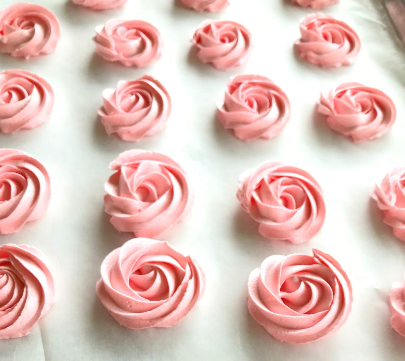 Meringue Roses - Purple Chocolat Home