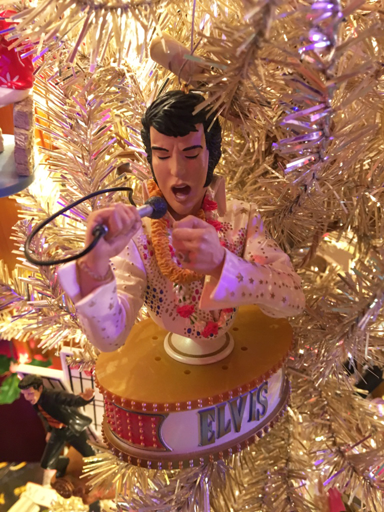 Velveteen Lounge Kitsch-en: Oh, Elvis Tree!