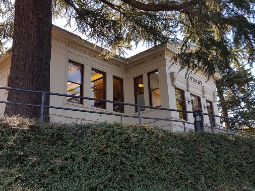 Walks and Hikes in Portland and Beyond: Ashland - Southern Oregon