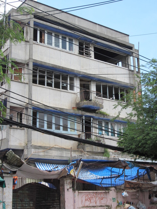 LÊ QUÝ ĐÔN KHUNG TRỜI KỶ NIỆM