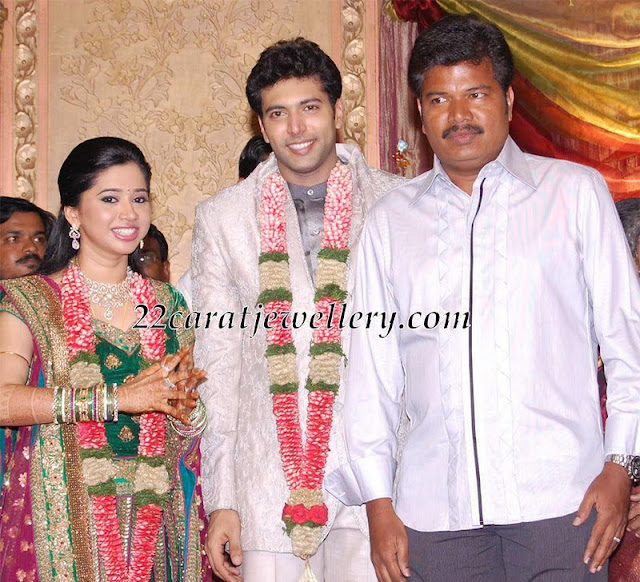 Jayam Ravi wife Aarthi in Diamond Necklace and Armlet - Jewellery Designs
