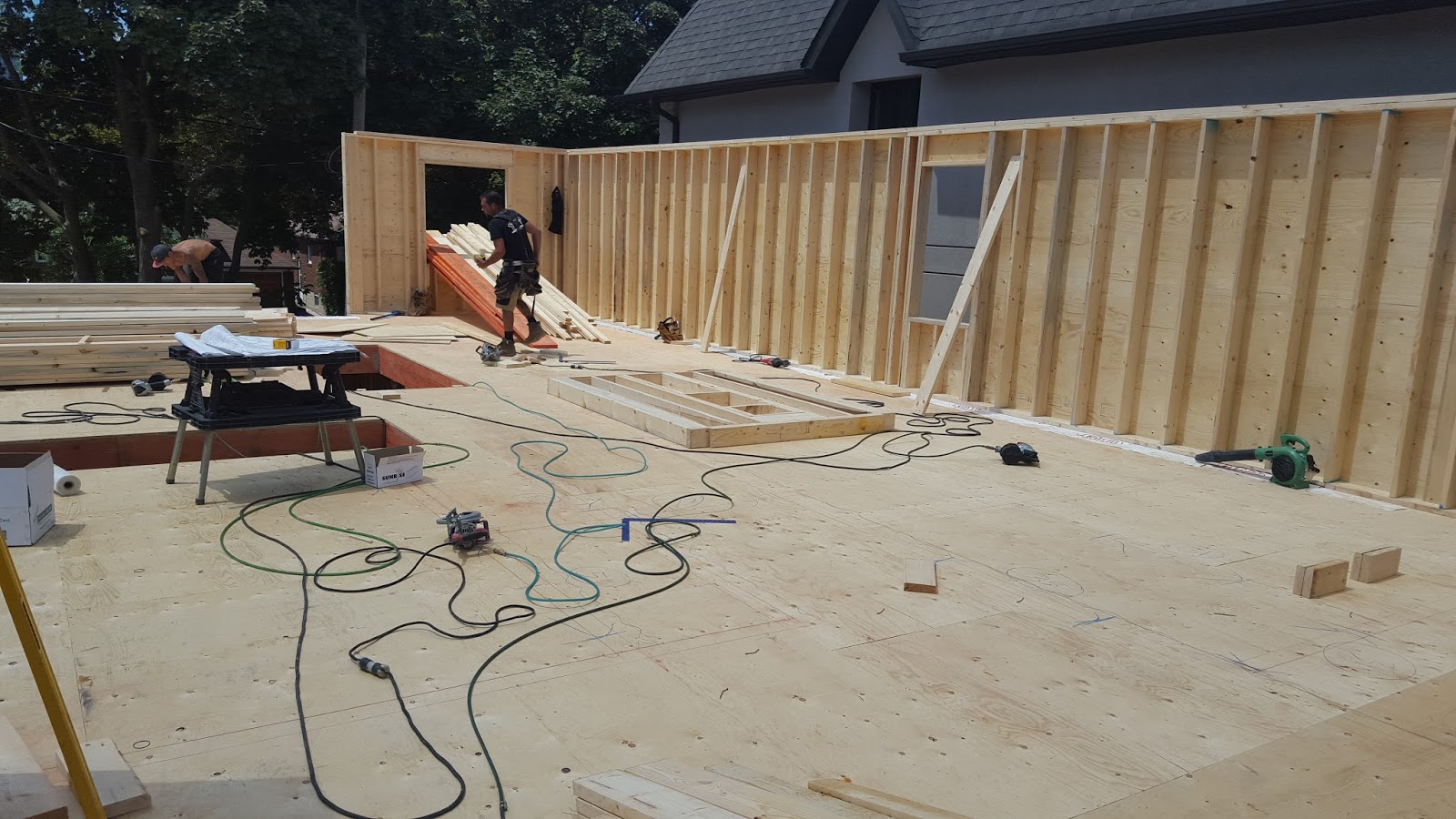 45 Monkton Avenue: 2nd Floor Walls