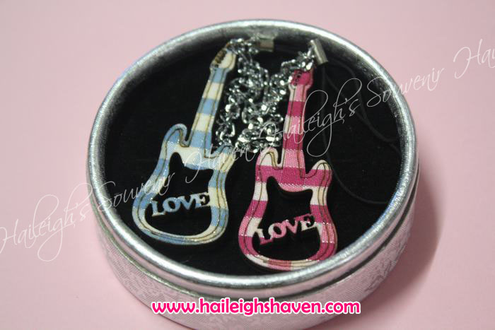 Haileigh's Souvenir Haven: KEY CHAINS: MUSIC- THEMED