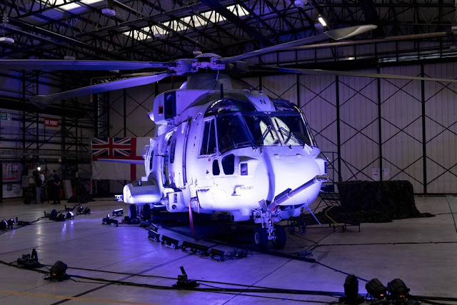 THE NEW ROYAL MARINES COMMANDO MERLIN MK4 HELICOPTER IS UNVEILED AT ...