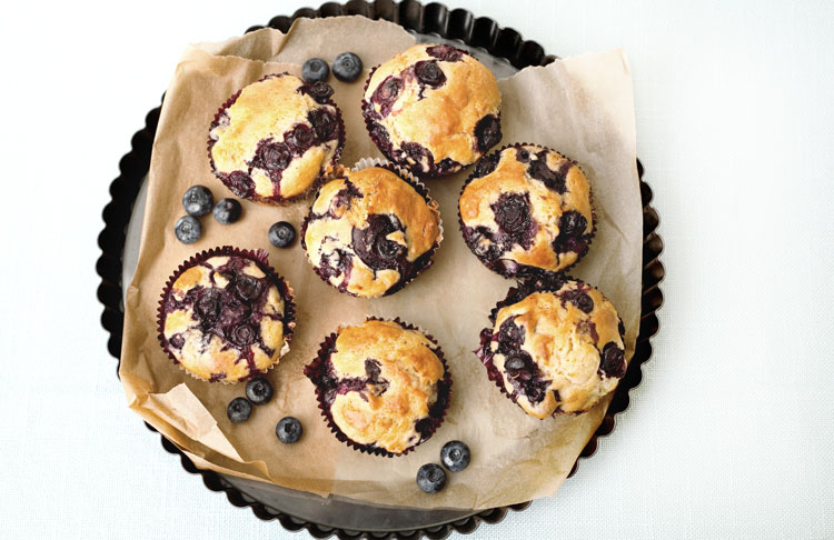 little cafeteria: Muffin Tuesday - Blaubeer Muffins