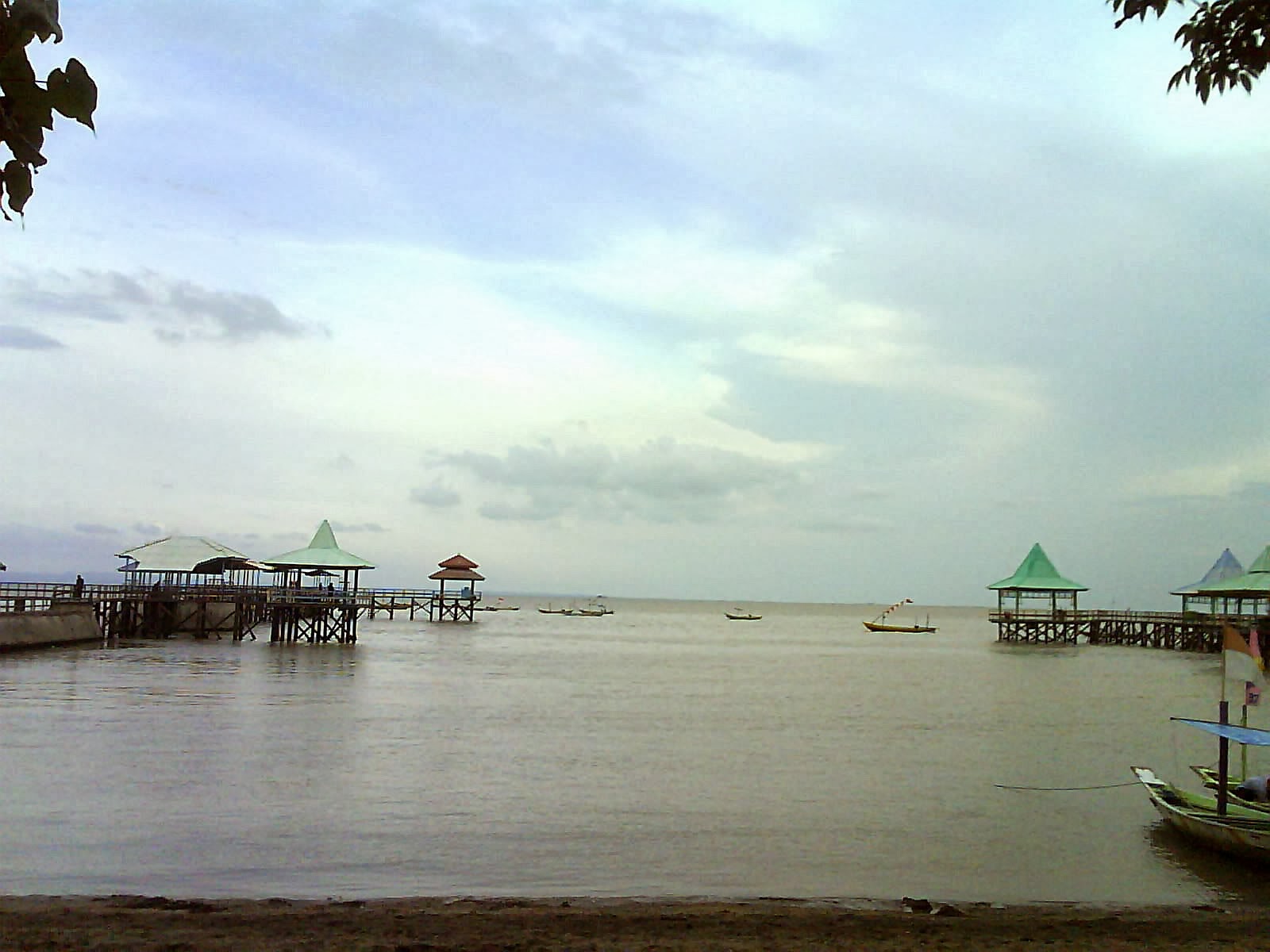 Pantai Kenjeran Surabaya ~ Dunia Aneh Indonesia