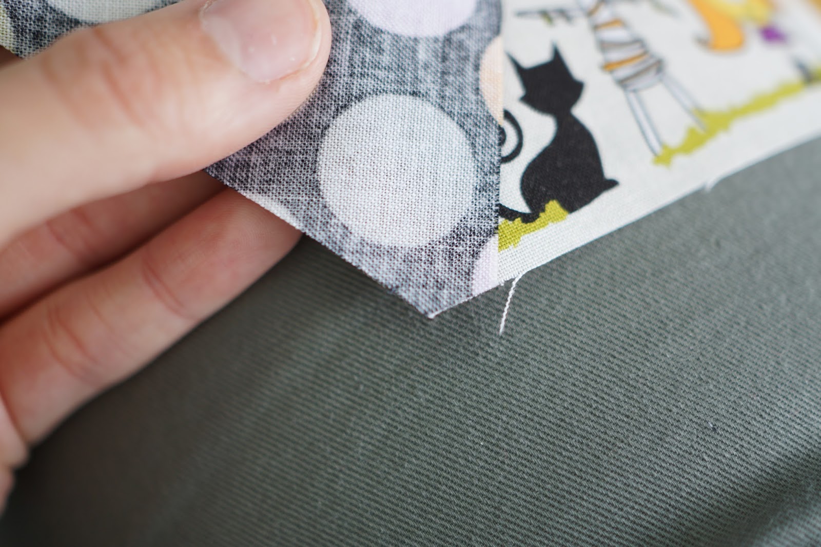 Lo, Ray, & Me: Haunting Hexie Halloween Quilt