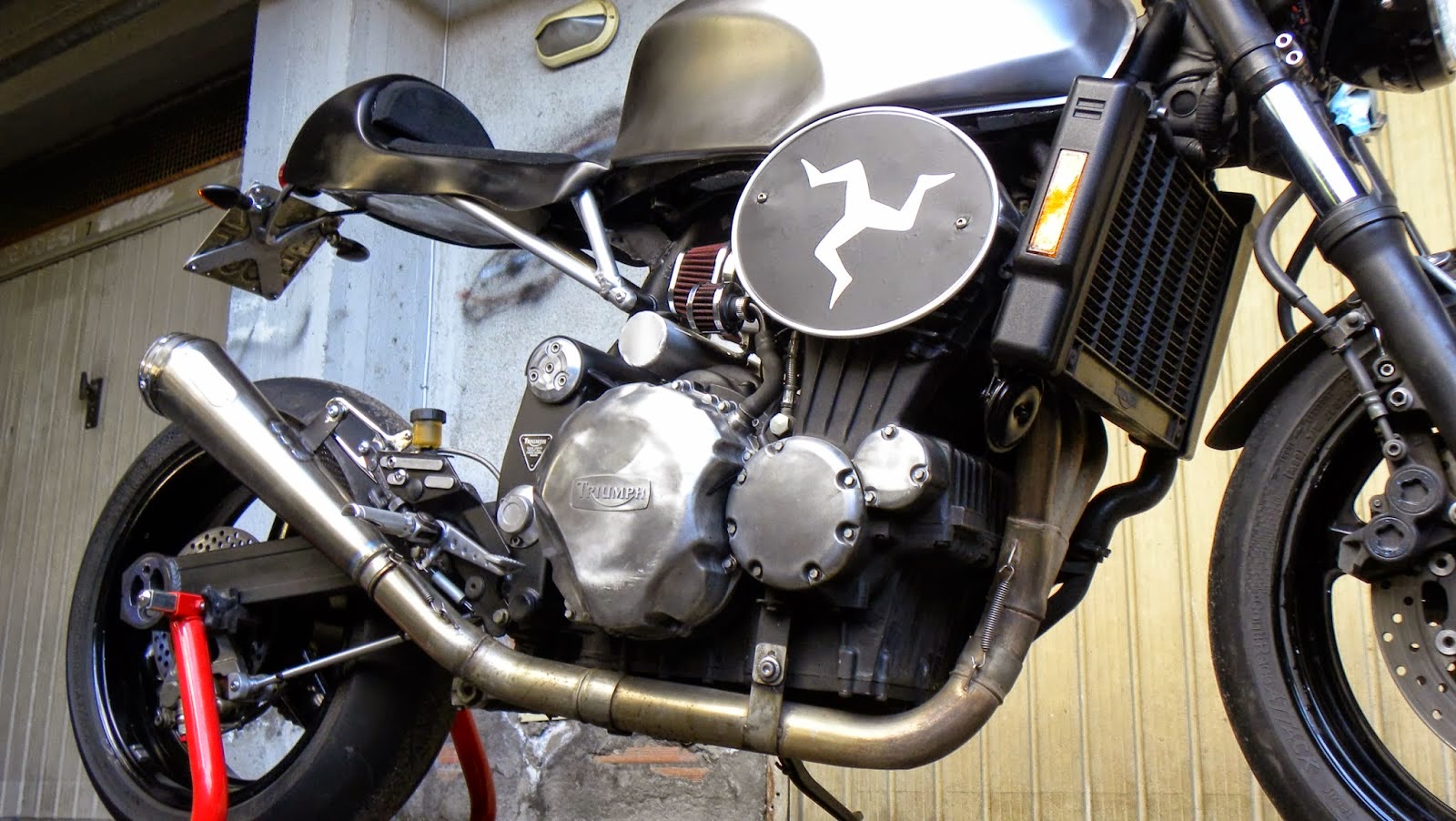 99garage | Cafe Racers Customs Passion Inspiration: Triumph Trident 750 ...