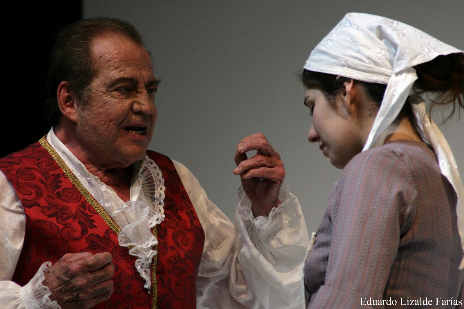 Literatura y Mundo Maya: Salve Claudio Obregón