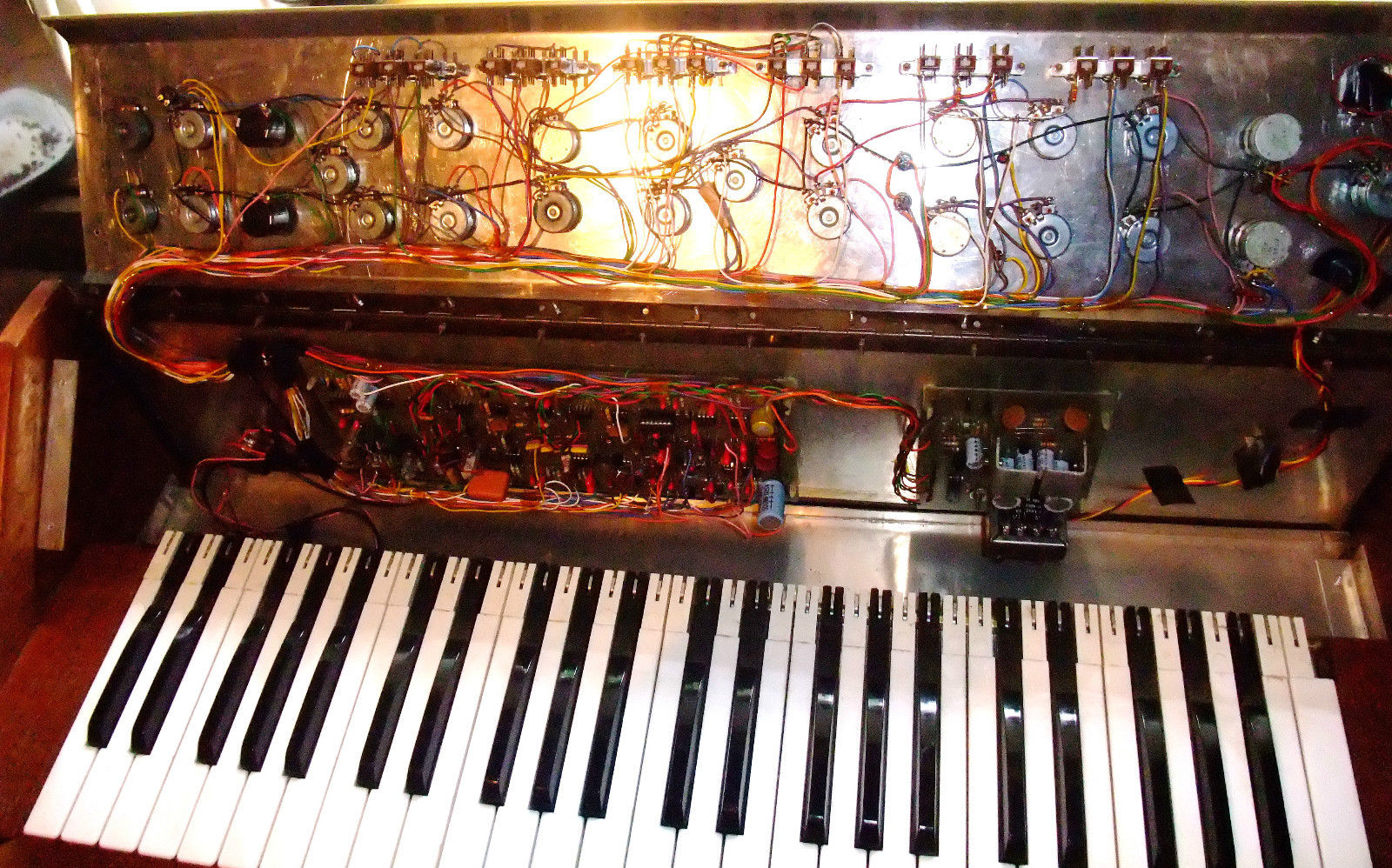 MATRIXSYNTH: Rare Vintage Analog Synthesizer Keyboard of Unknown Origin