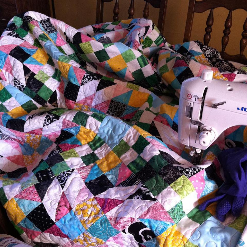 PamelaQuilts: How to Quilt a Large Quilt on a Domestic Machine