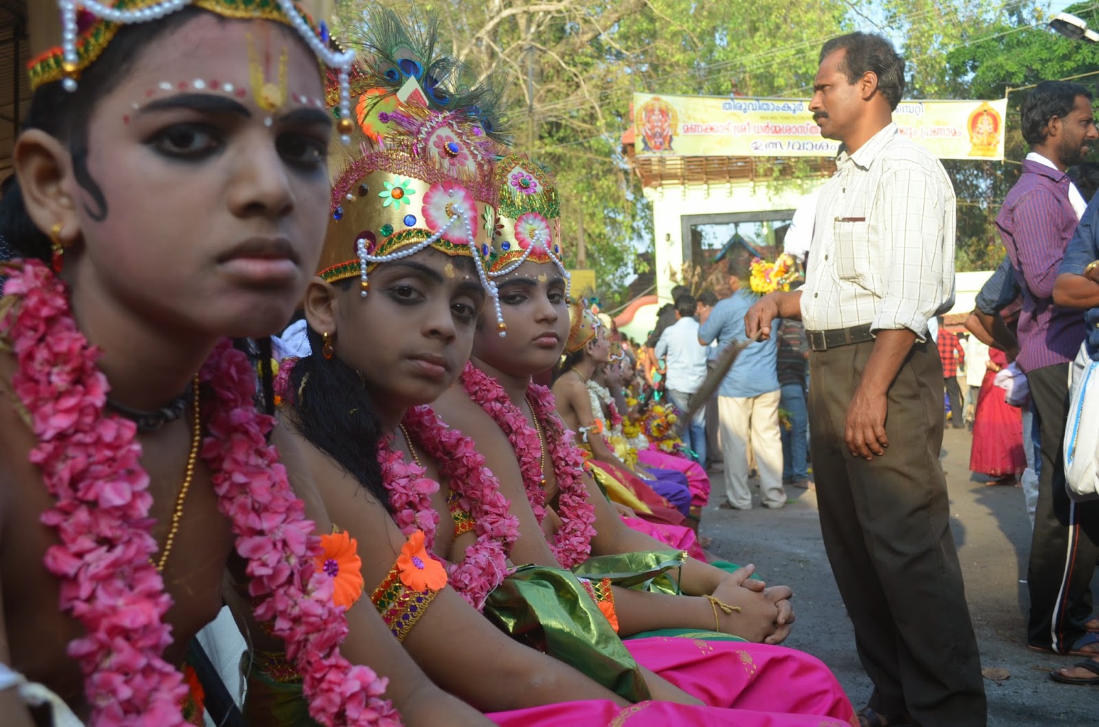 Attukalpongala: Attukal pongala : Kuthiyottam photos